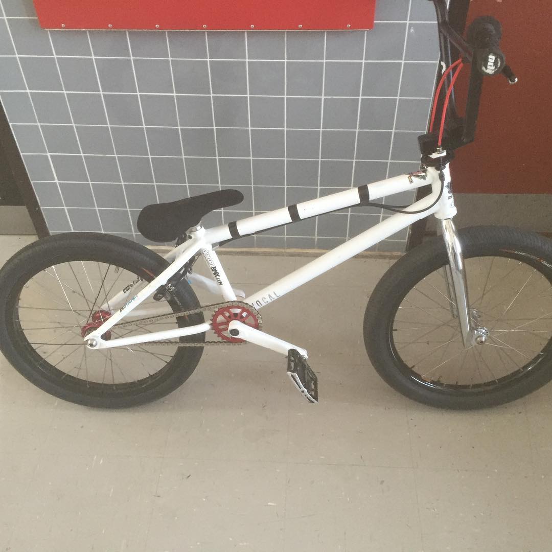 Ash Douglas’s bike is a lovely thing, – Vocal BMX